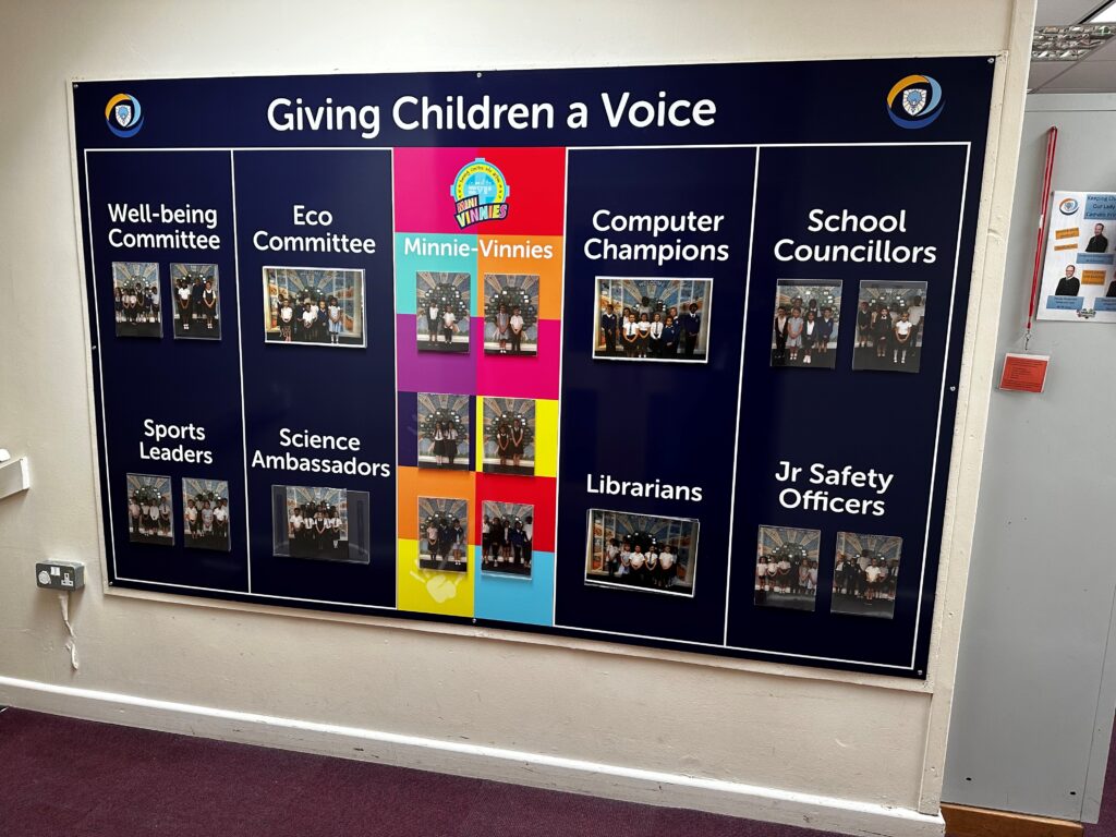 LensWalls™ - School Signs